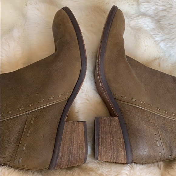 Donald J. Pliner | Shoes | Donald Pliner Doro Leather Ankle Boot Boho ...